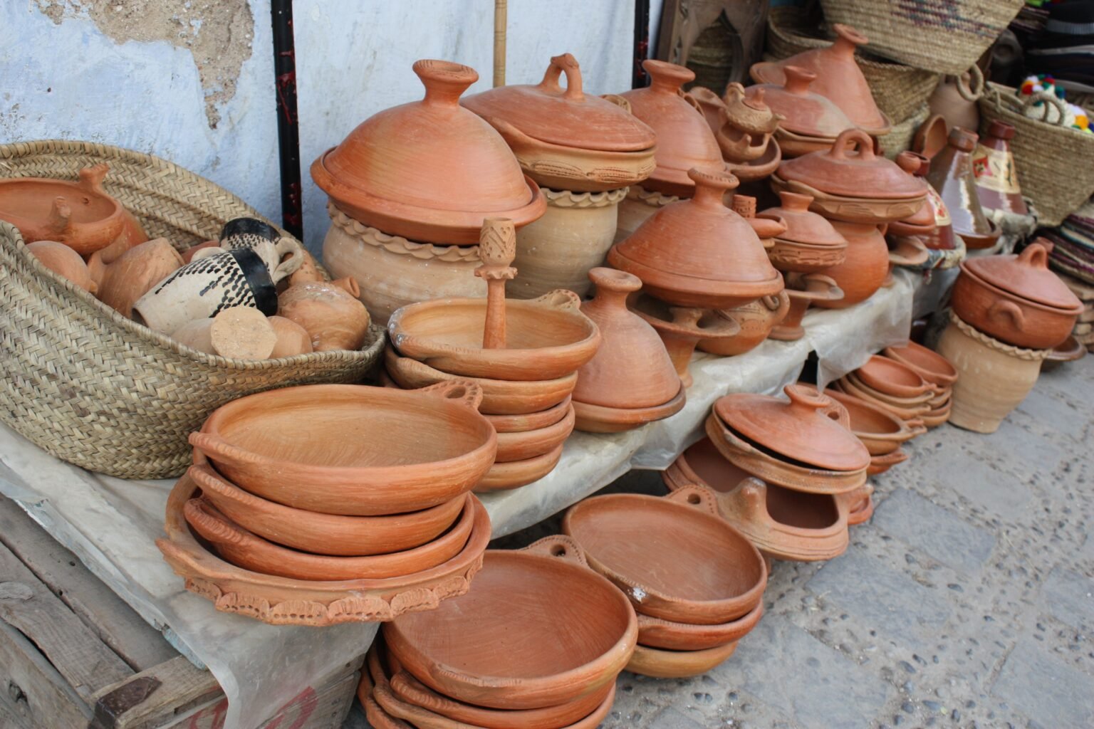 8 Types of Mud/Clay Pots for Cooking Can Benefit Your Health
