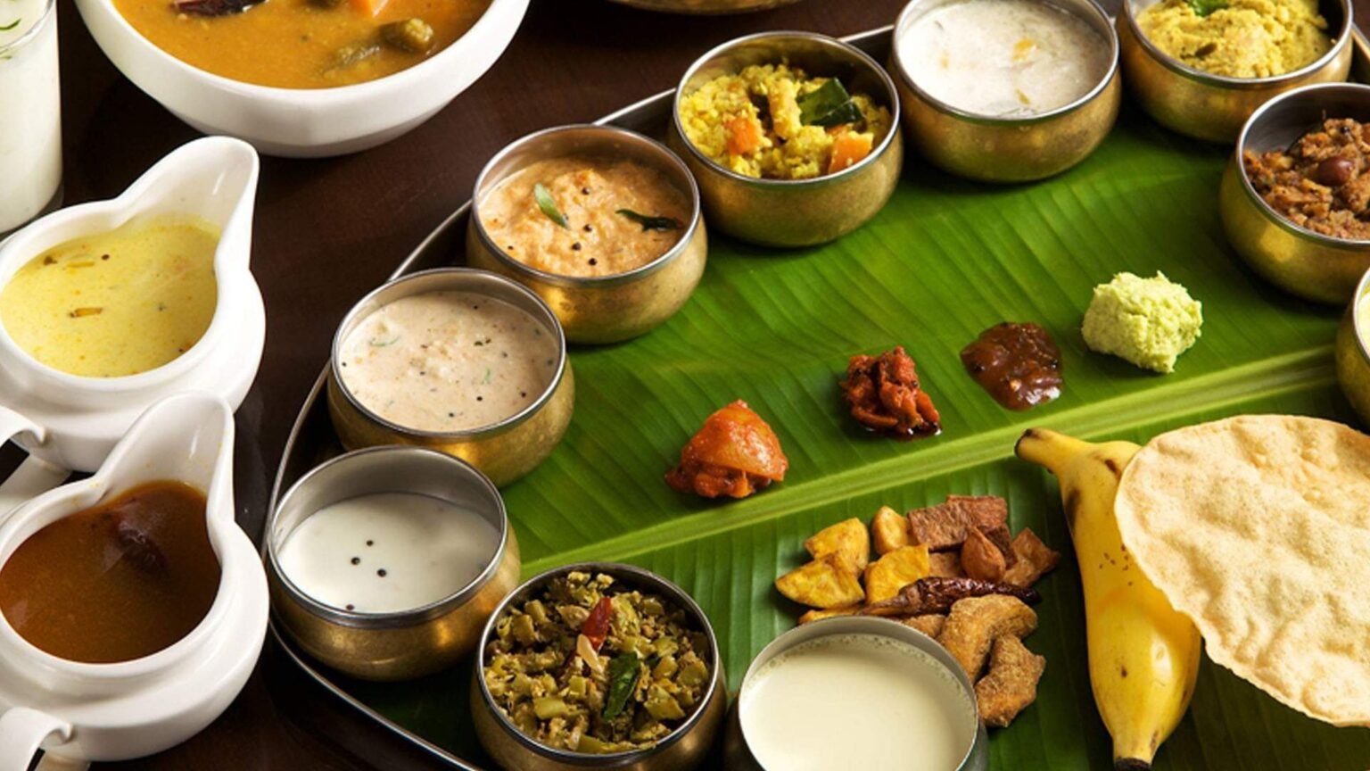 8 Must-Try Veg Thali Dishes in India That Delight Your Taste Buds ...