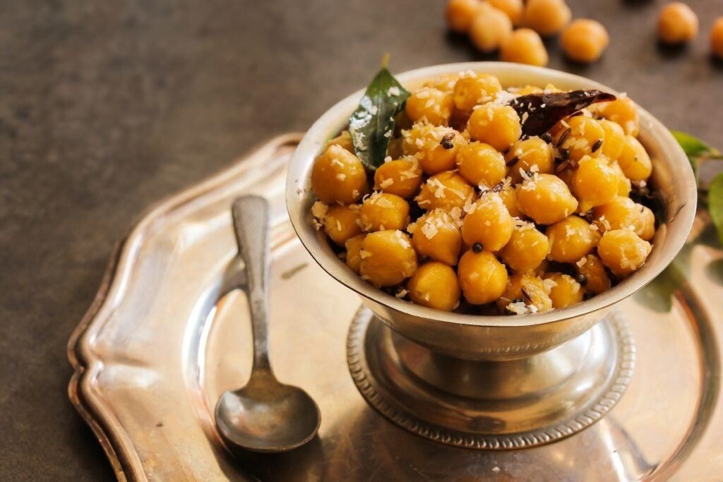16 Irresistible Traditional Snacks from Across India – A Flavorful Journey!