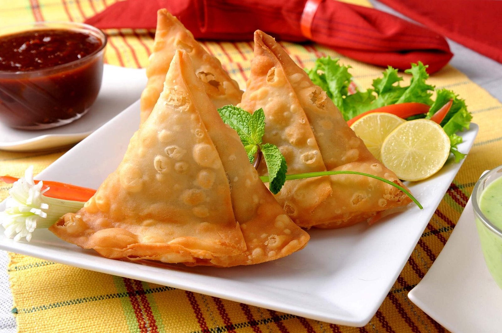 16 Irresistible Traditional Snacks from Across India – A Flavorful Journey!